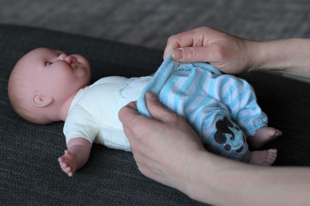 How to Change a Disposable Diaper (With Step-by-step Instructions ...